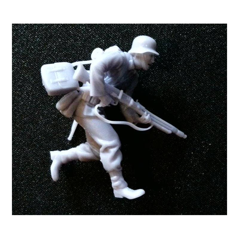 1:35 - WW2 German soldier running with an MG42