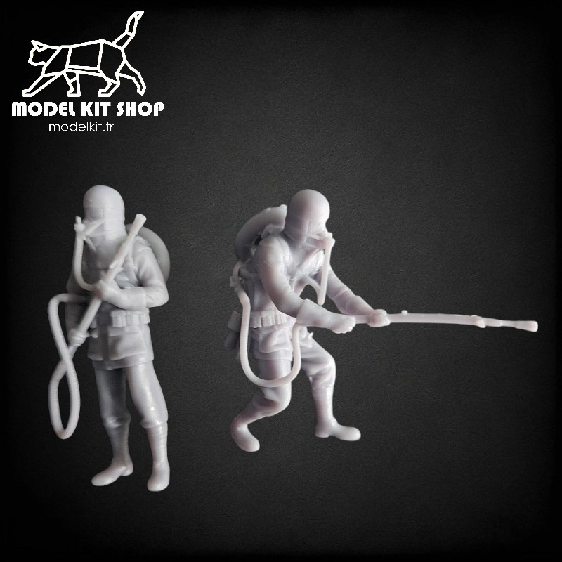 1:35 - WW1 German flame thrower team