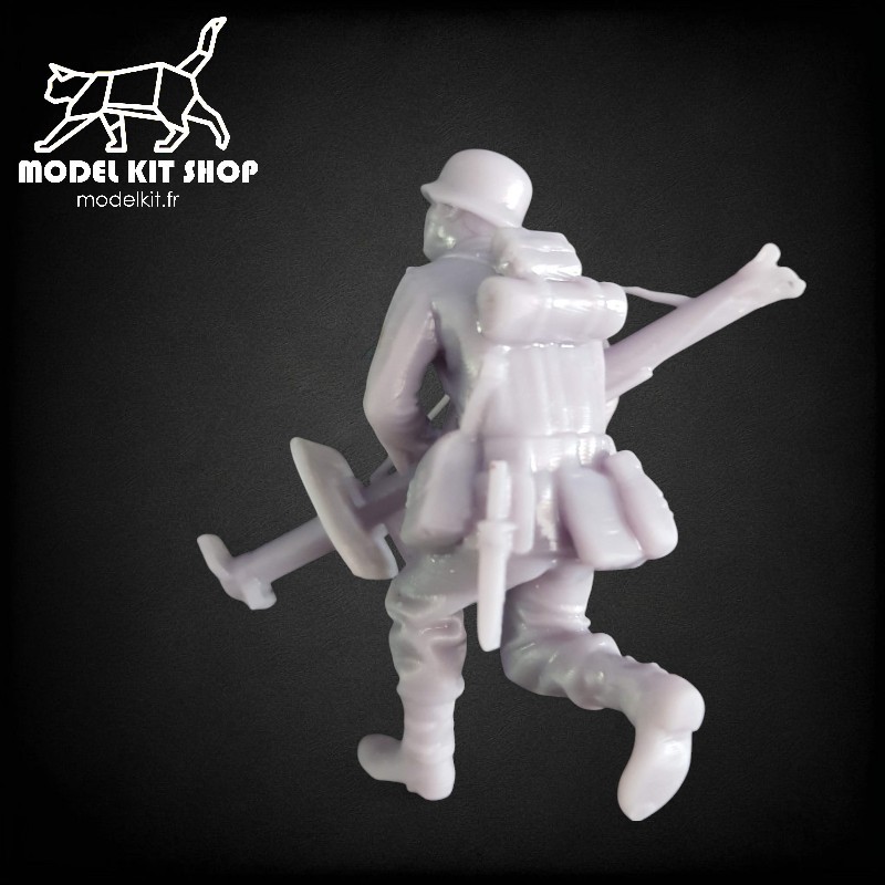 1:35 - WW2 German soldier running with a