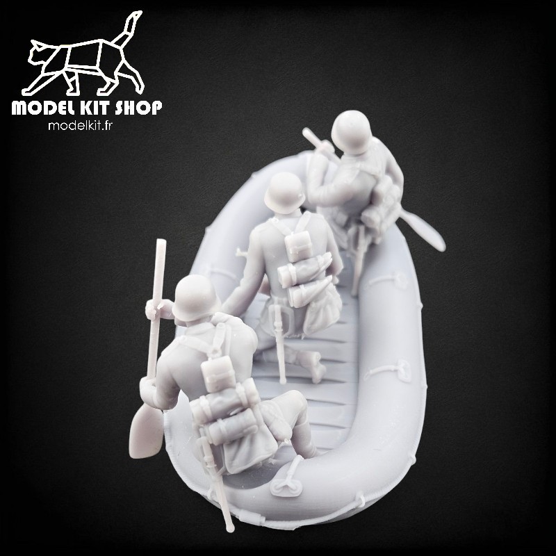 Model: 1:35 - WW2 German soldier shooting at