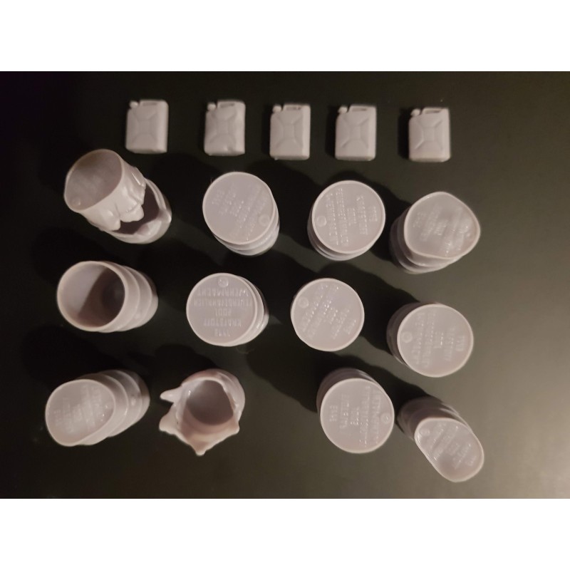 1:35 - WW2 German Barrels and Jerrycans