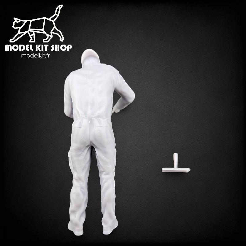 1:24 - Service Station Worker